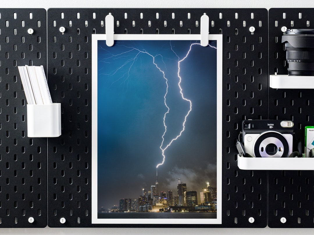 Toronto Thunder Storm Lightning on CN Tower With Downtown Skyline ...
