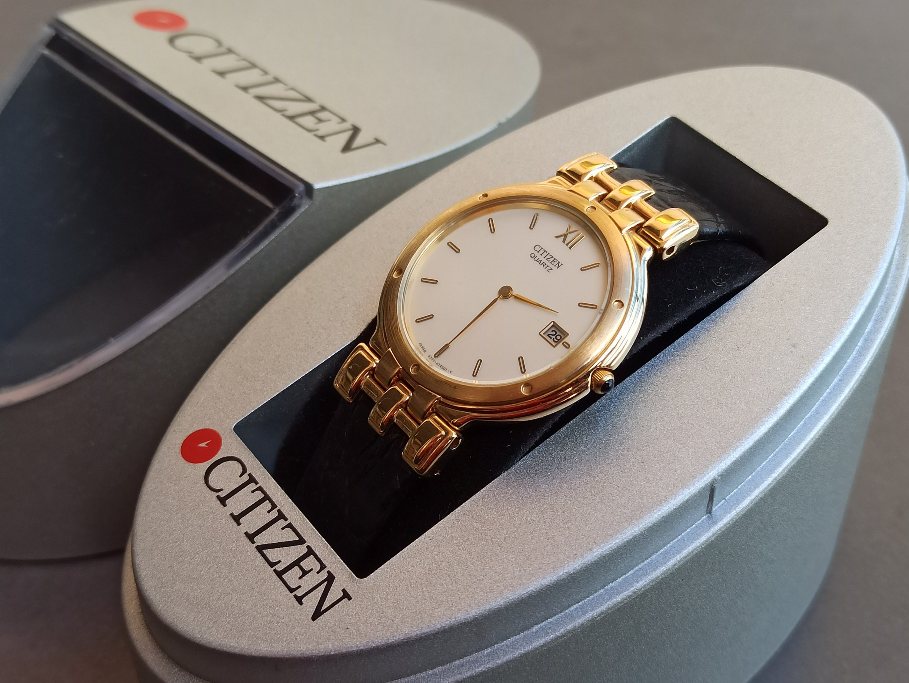 Citizen Quartz 1980s Vintage Men's Watch, From Collectionist, Original ...