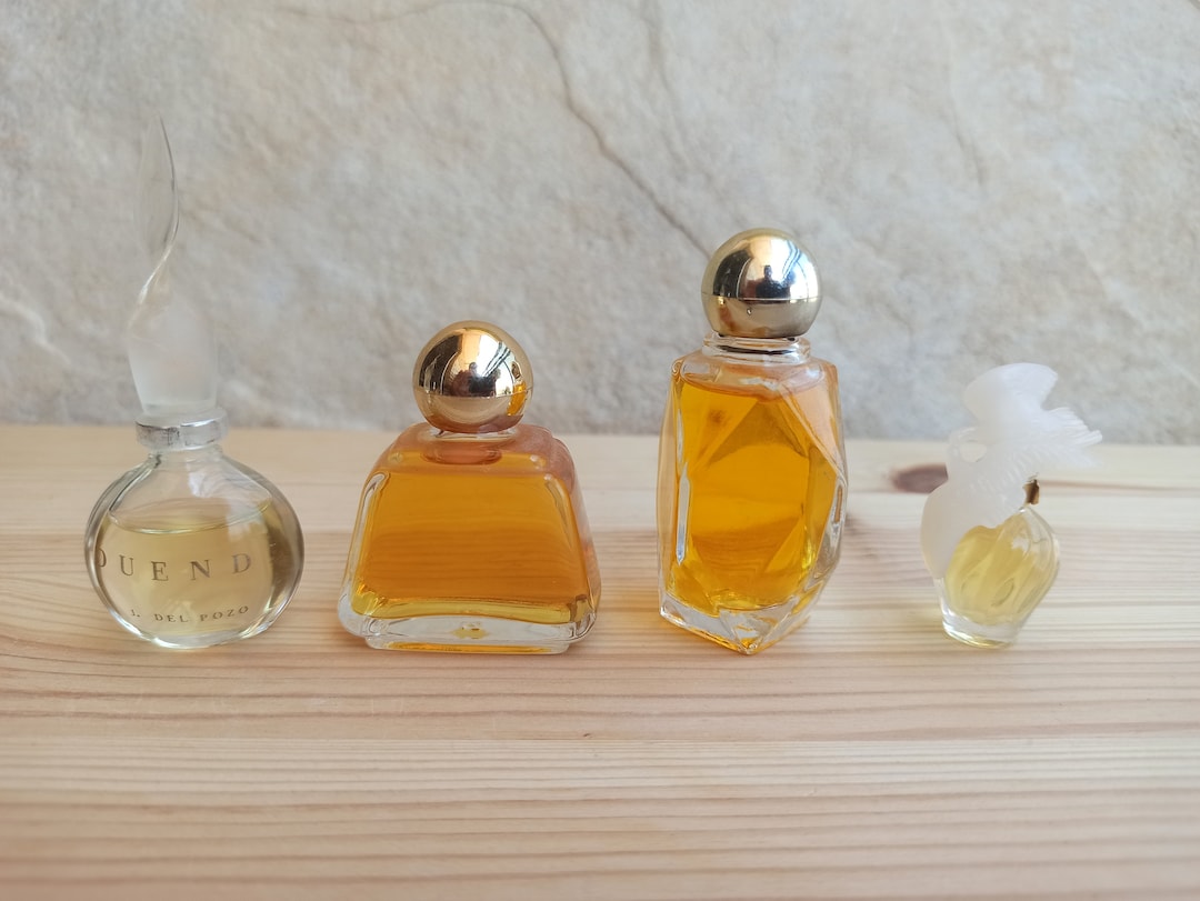 Set of 4 Perfume Mini, Perfume Miniatura Mini, Miniatura Splash, Eau De ...