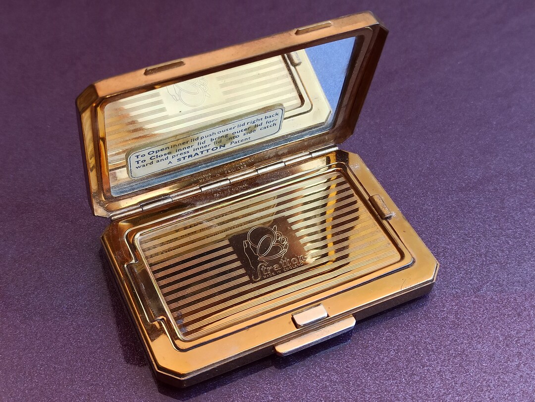 English Stratton Powder, Compact 1950s Made in England, Ladies Face ...