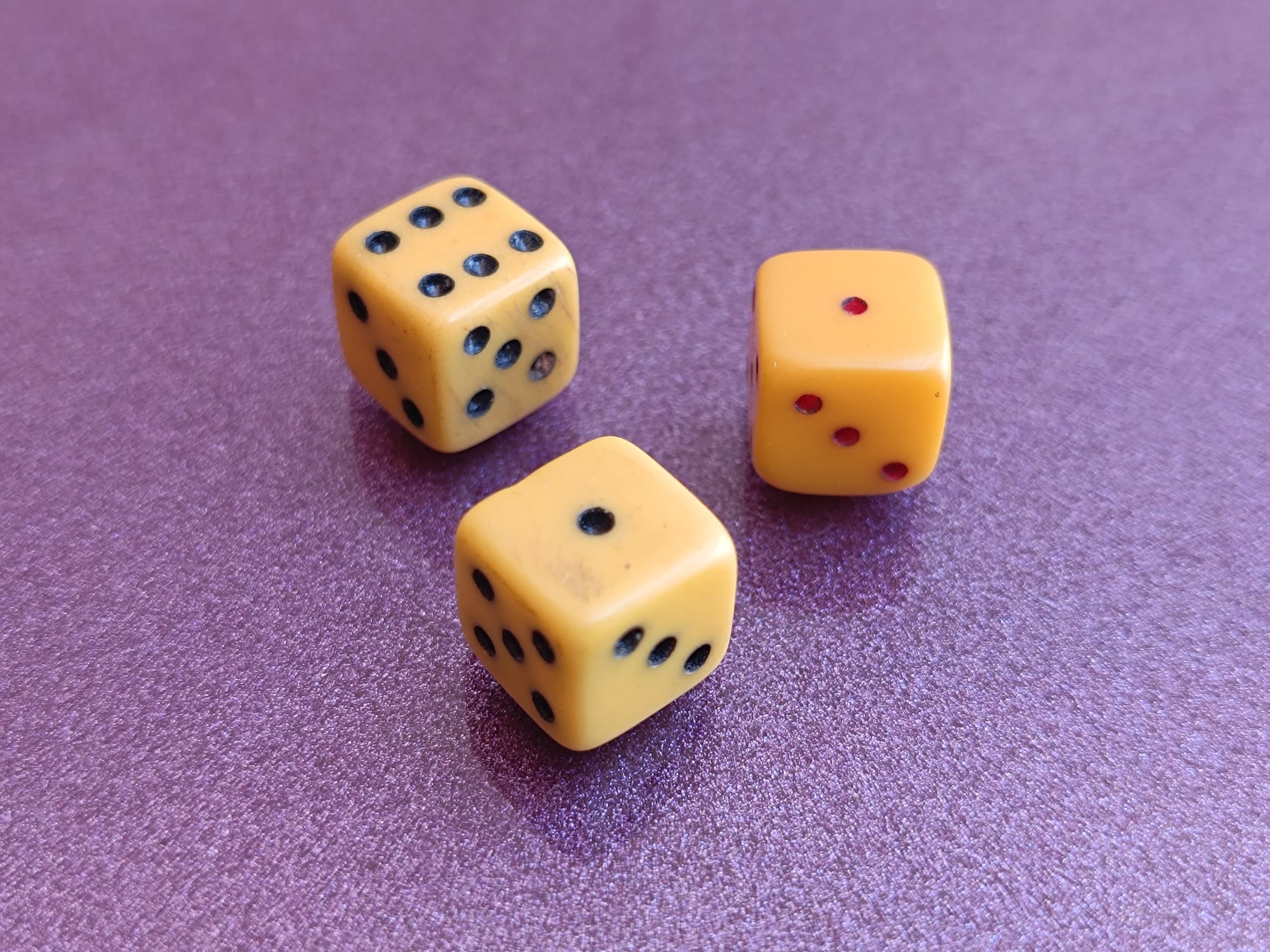 1930 Bakelite Dice, Antique Bakelite Dice, Old Dice, Vintage Bakelite ...