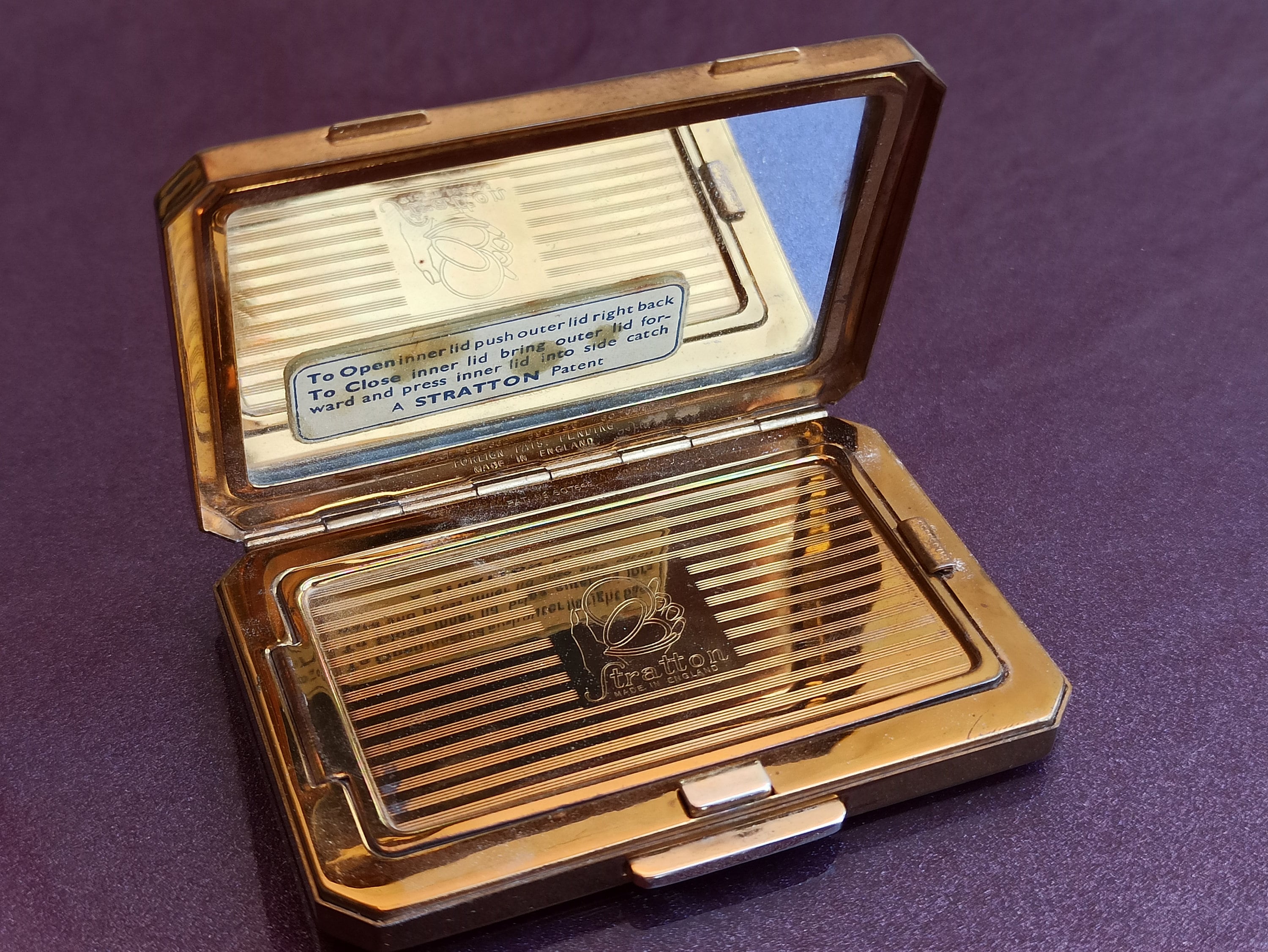 English Stratton Powder Compact 1950s Made in England Ladies - Etsy