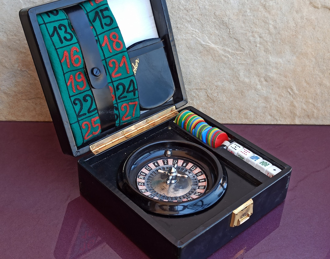 1950s Poker Set, American Poker, Poker Dice, Retro Poker Player Gift ...