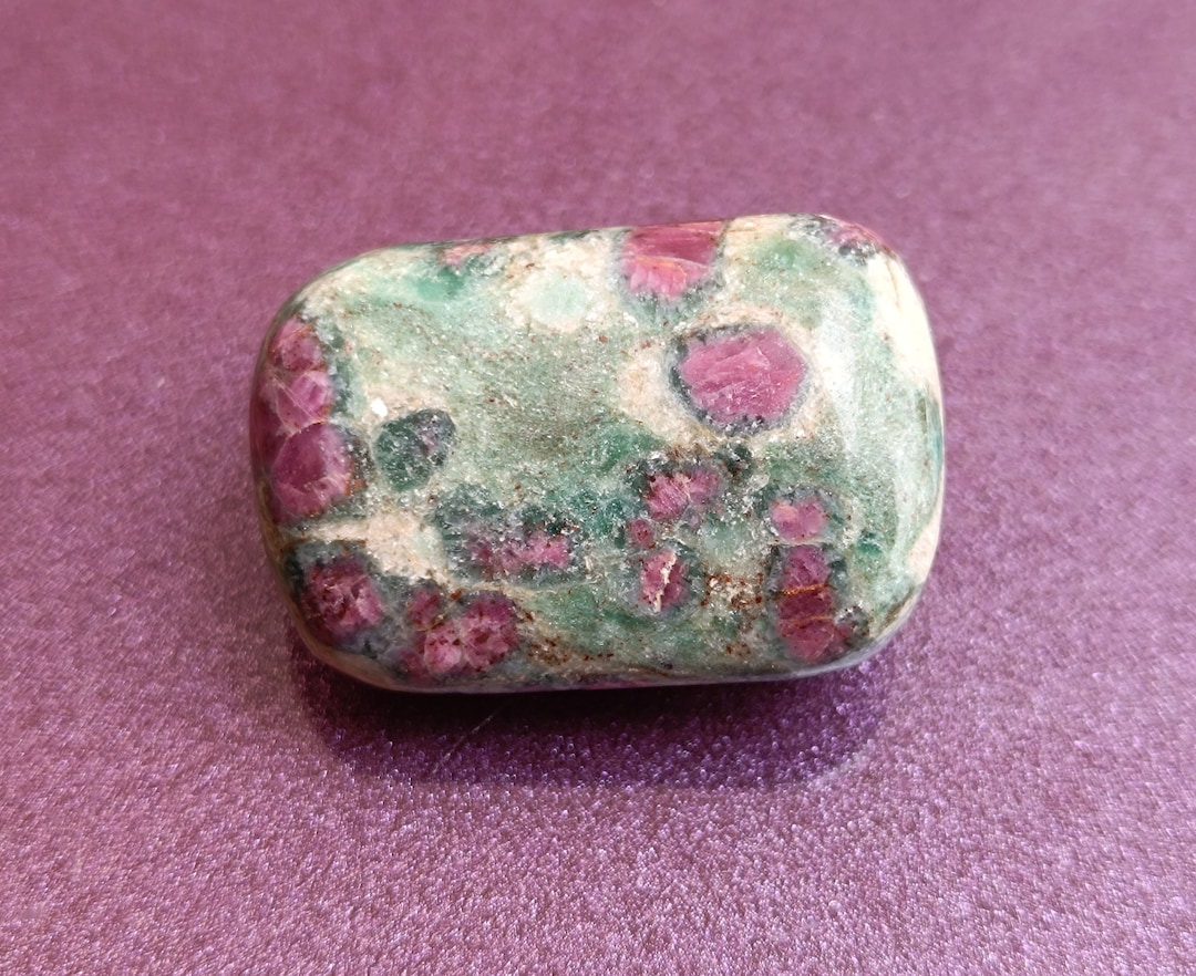 Ruby Zoisite Stone, Ruby Zoisite, Ruby Crystal, Ruby Zoisite Mineral ...