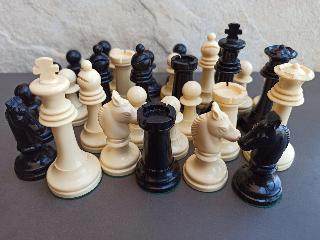 Vintage 1970 Chess Game, Antique Chess, Vintage Chess, Spanish Chess ...