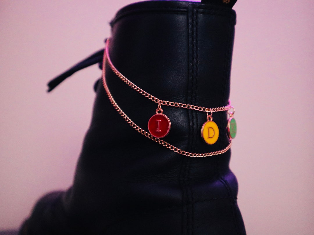 Traffic Light Boot Chain | IDK Charms | Gold Double Chain | 90s ...