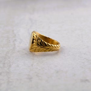 Gold Circle Signet Ring Wreath Stainless Steel 7-12 - Mens Statement ...