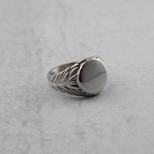 Silver Circle Signet Ring Wreath Stainless Steel 7-12 - Mens Statement ...