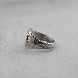 Silver Circle Signet Ring Wreath Stainless Steel 7-12 - Mens Statement ...