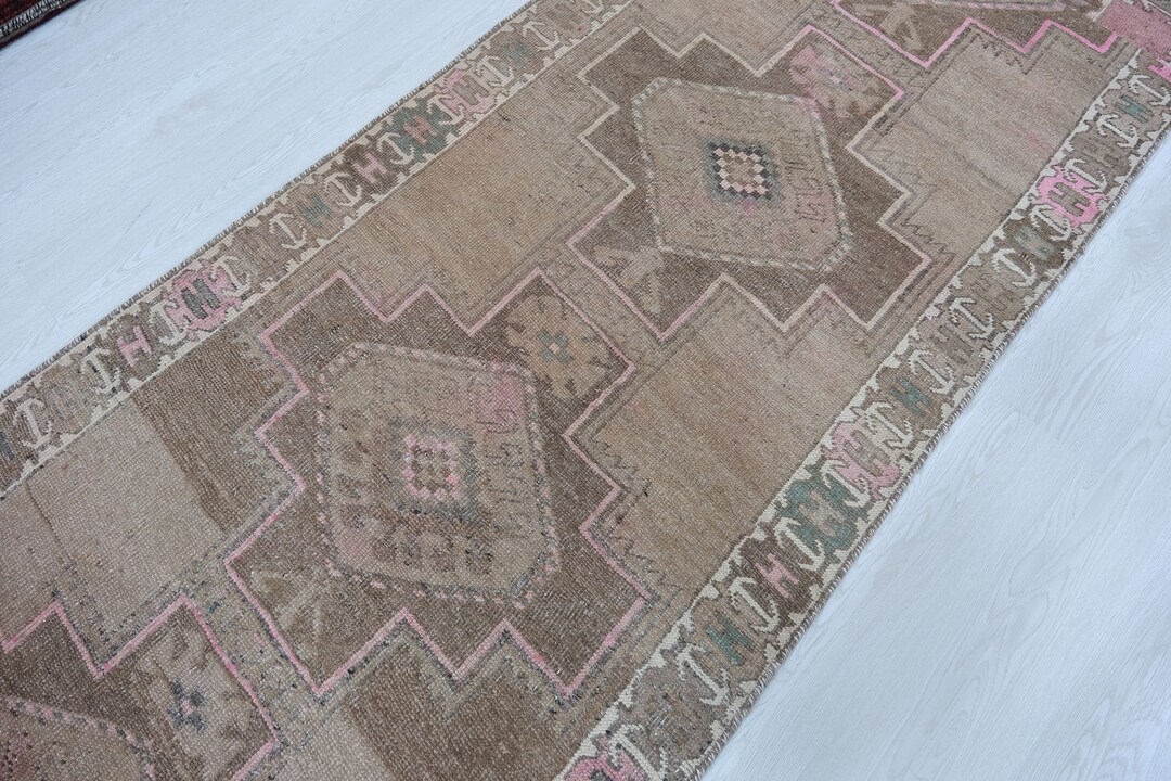 3x8 Vintage Runner Rug - Muted Beige With Pink Accents - Hand Knotted ...