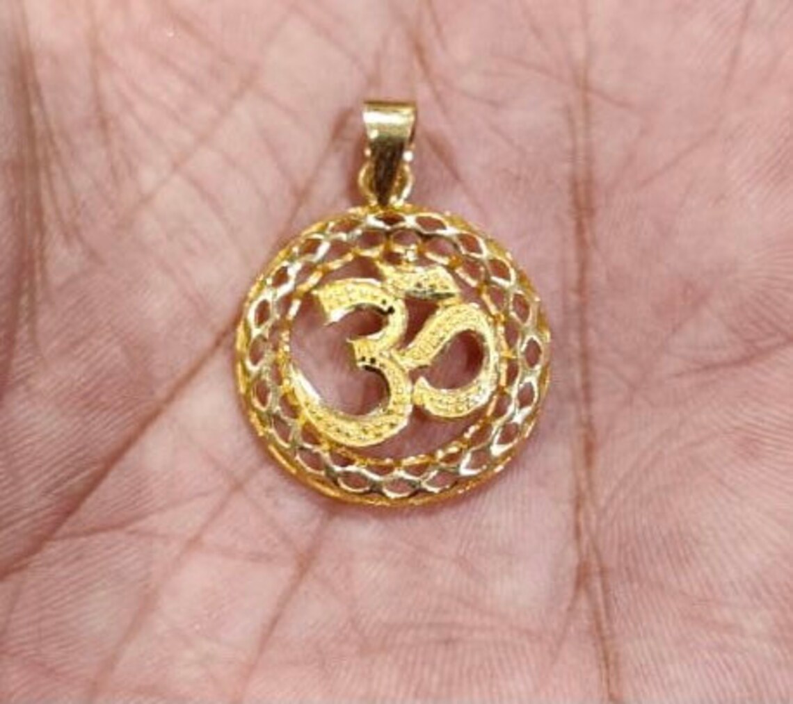 22k Solid Gold OM Pendant Gold Pendant Sacred OM | Etsy