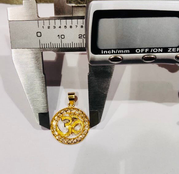 22k Solid Gold OM Pendant Gold Pendant Sacred OM - Etsy