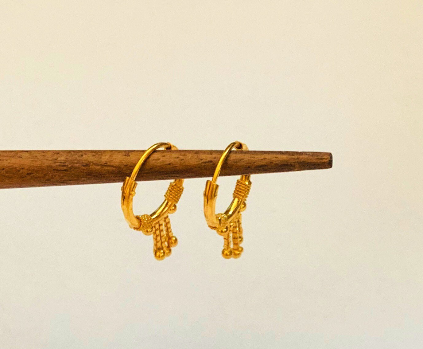 22k Gold hoops Carved Gold Earring Solid Carved Gold Hoops | Etsy