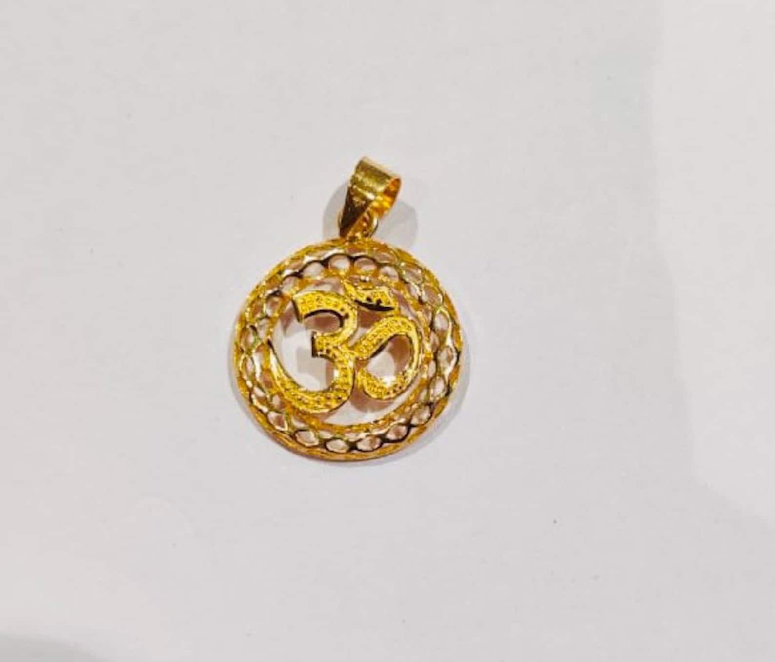 22k Solid Gold OM Pendant Gold Pendant Sacred OM - Etsy