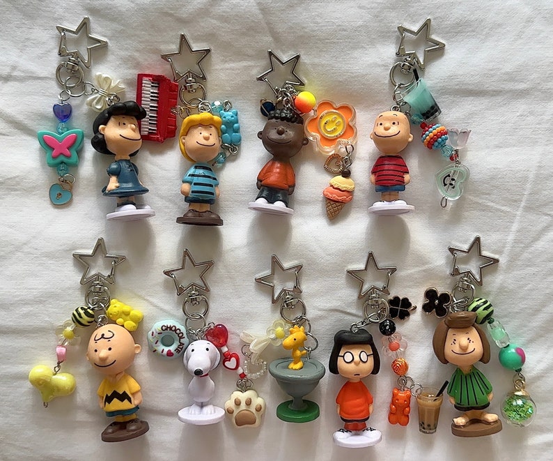 Peanuts Mini Figure Charms Keychain Bag Clip on Charlie Brown Snoopy ...