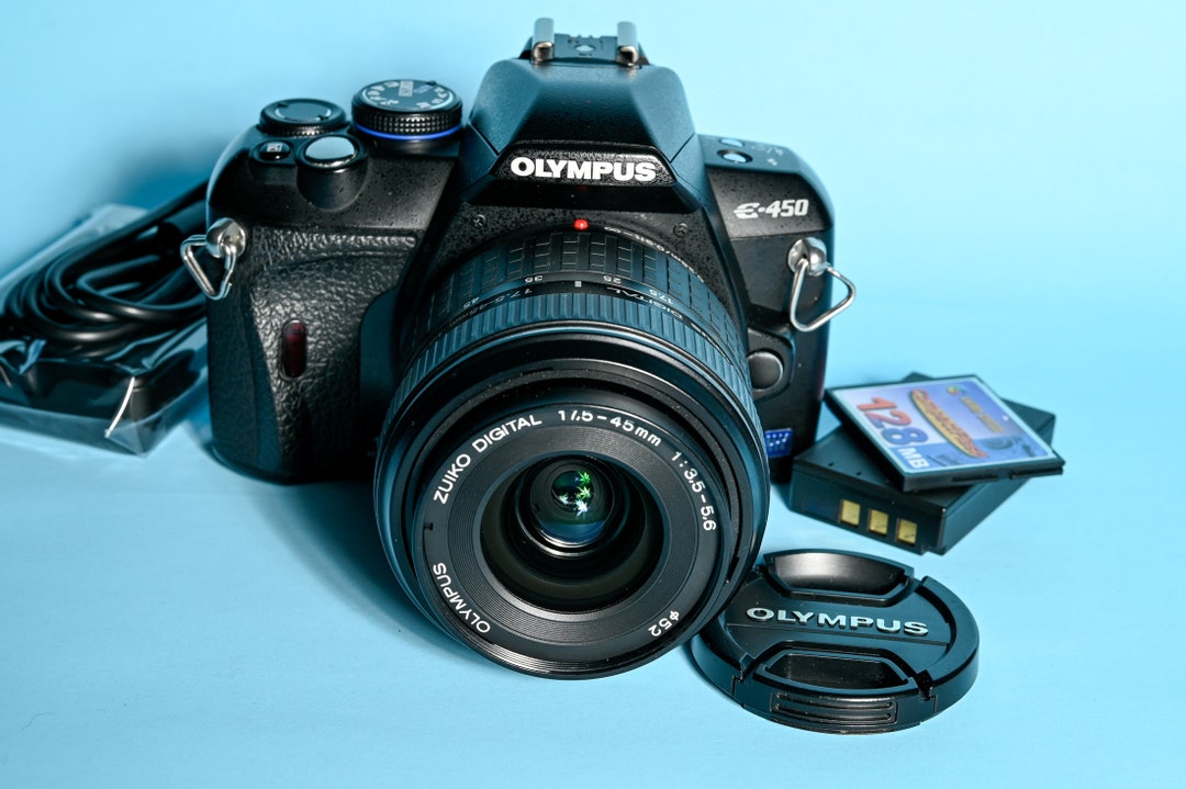 Olympus E-450 Zuiko Digital 17.5-45mm Lens // 10 Megapixels SLR Digicam ...