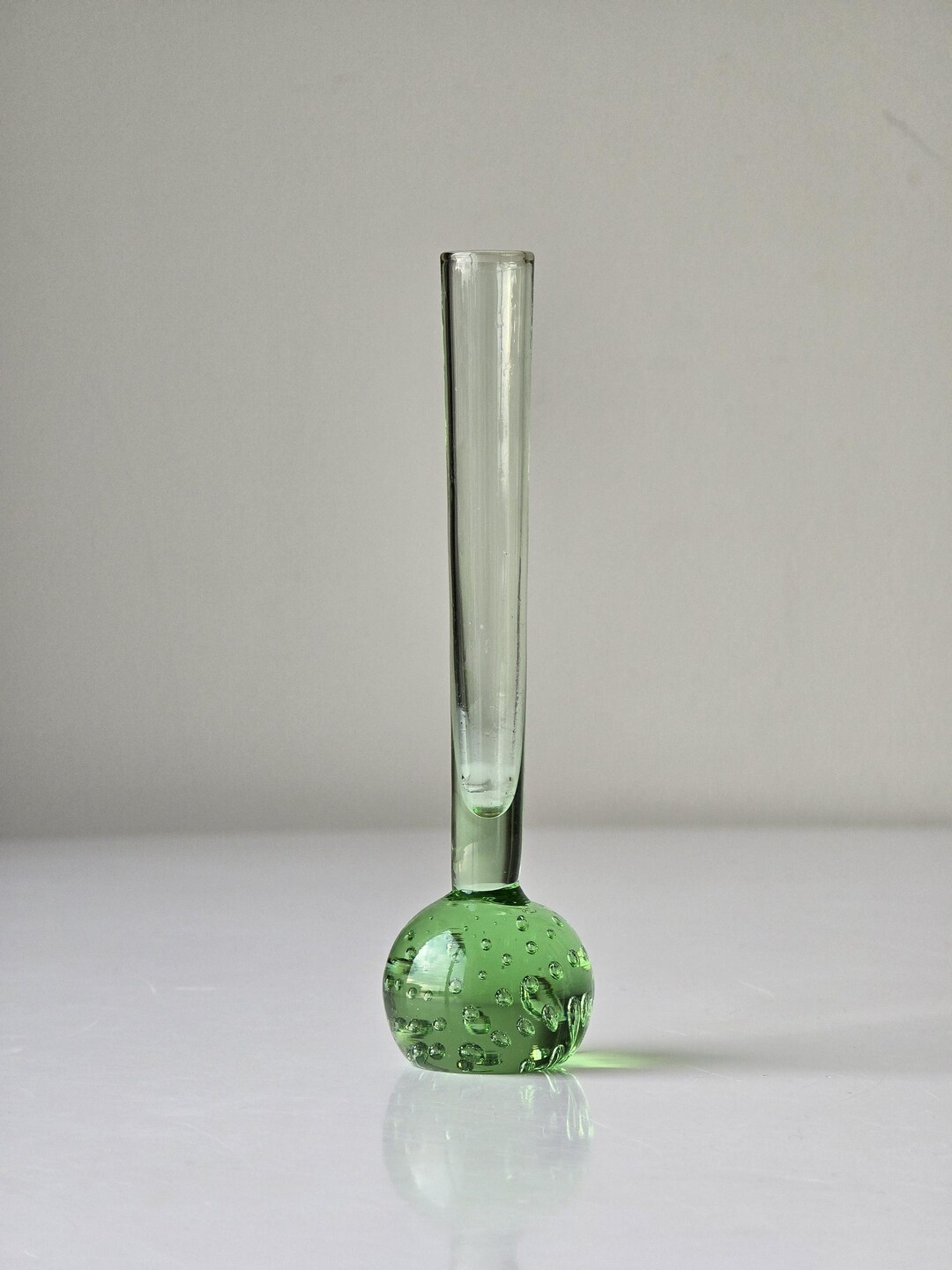 Vintage Single Flower Vase With Green Controlled Bubble Design | - Etsy