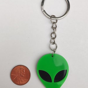 Alien Keychain, Acrylic Alien Head Keychain, Green Alien, Martian ...