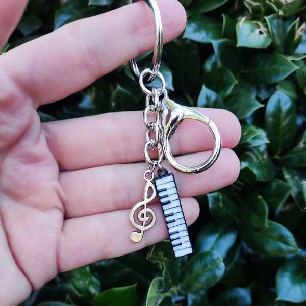 Treble Clef Keychain - Etsy