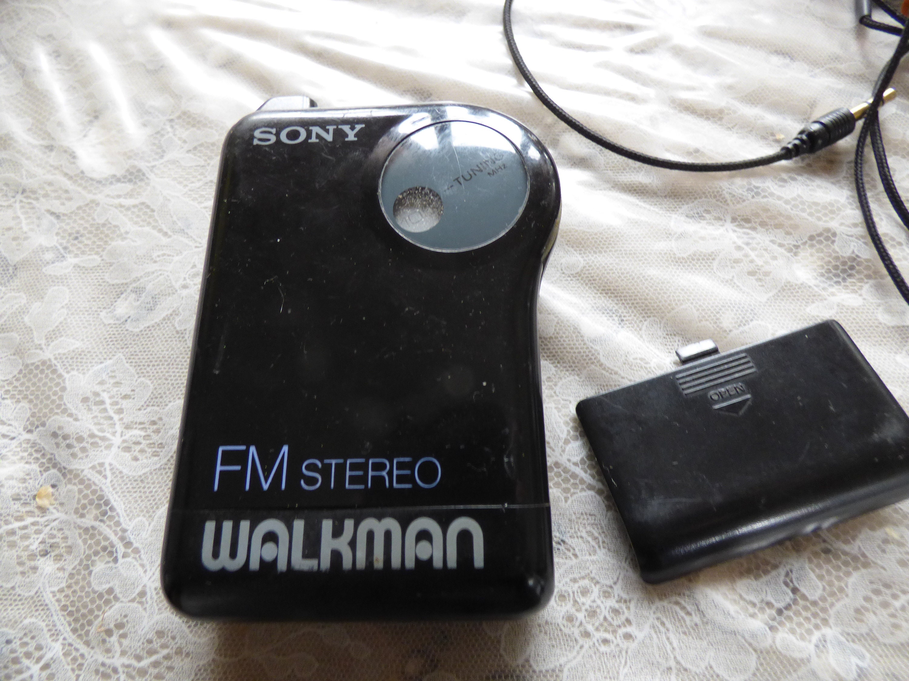 Vintage SONY WALKMAN Srf-26fm Radio Stereo Walkman Work Rare Walkman ...
