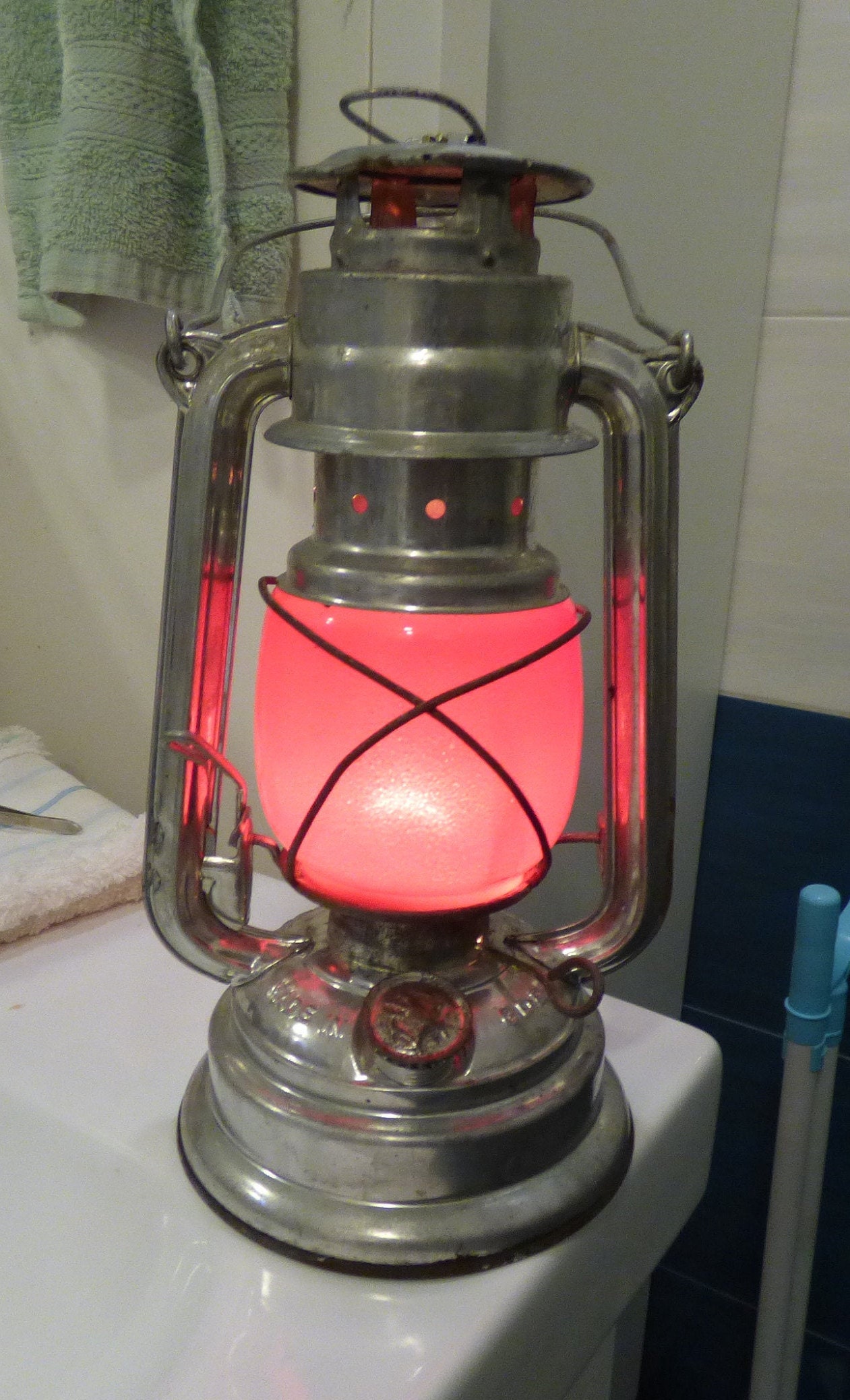 BAT NO.159 Vintage Oil Lamp & Red Glass, Lantern Light Kerosene Made in ...