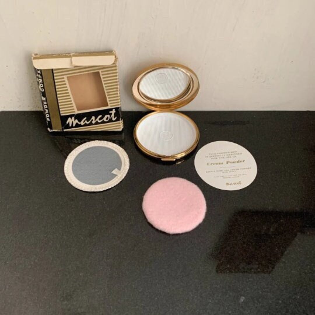 Vintage 1950's Mascot Powder Compact Unused in Original Box Goldtone ...