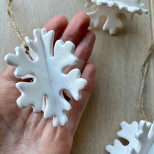 3D White Christmas Clay Snowflake Hanging Ornaments, Christmas Bauble ...
