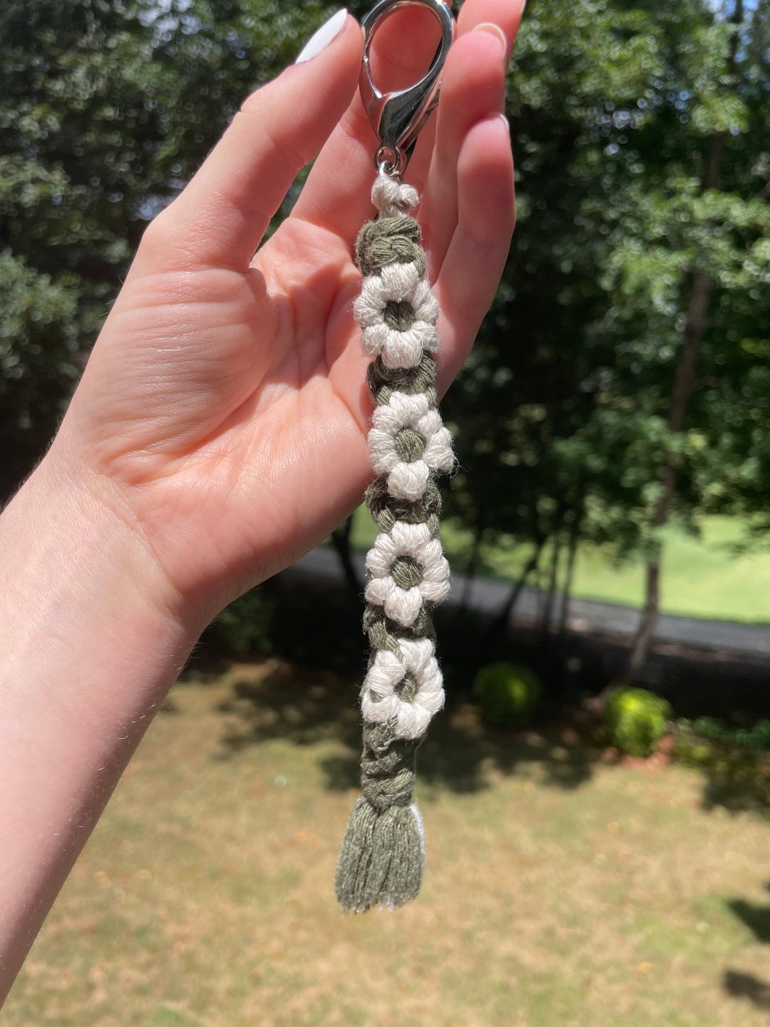 Macrame Flower Keychain, Boho Daisy Vine Handmade Keychain - Etsy
