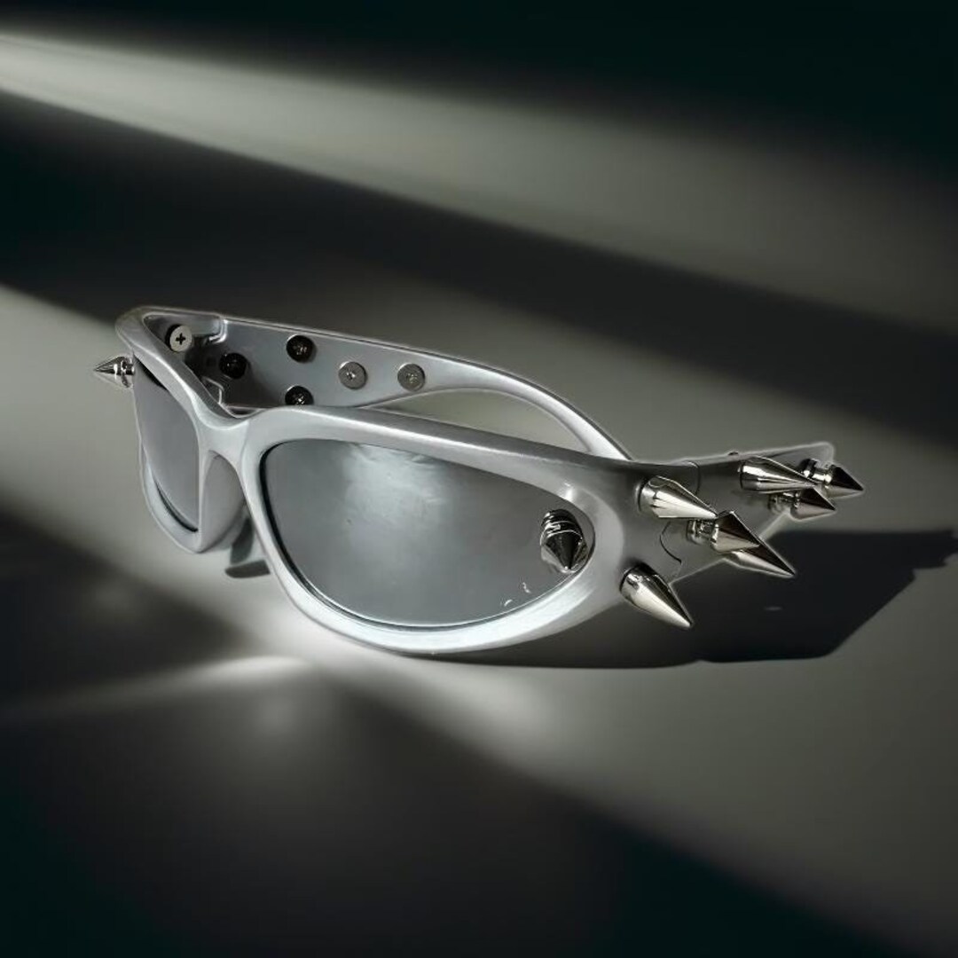 LUX DAGGER SUNGLASSES Silver Cyber Punk Edgy Y2k Chrome Silver Spiked ...