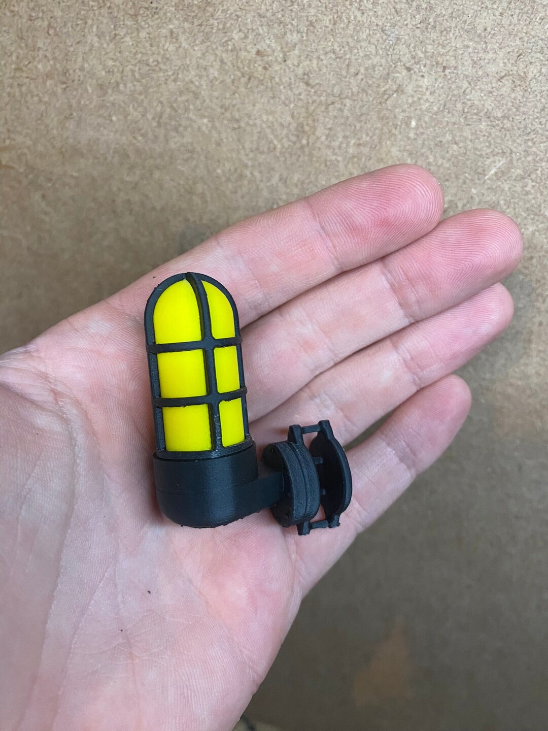 1/6 Scale Fallout 4 Industrial Wall Light Diorama - Etsy