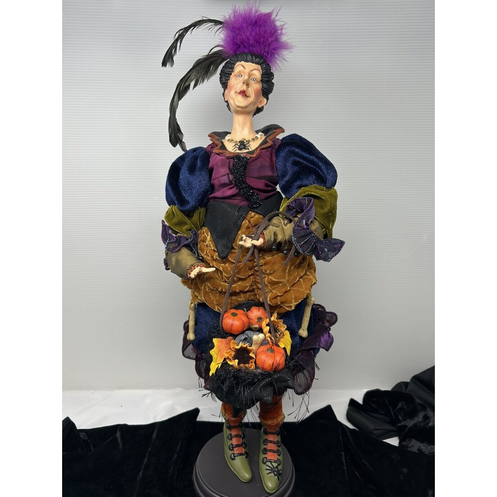 Halloween Witch Tabletop Statue Figurine 22 Spiders Pumpkins Bones Fun ...