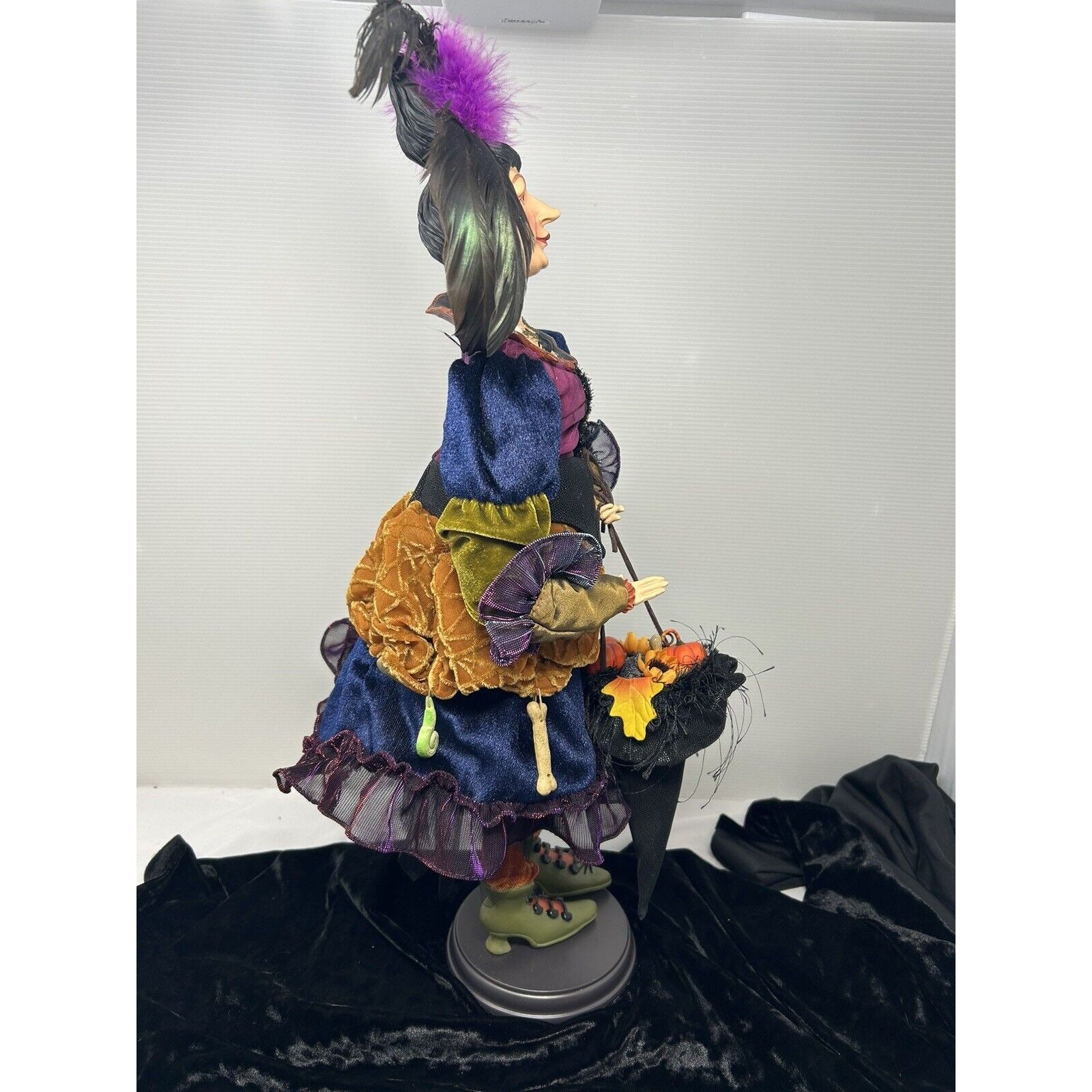 Halloween Witch Tabletop Statue Figurine 22 Spiders Pumpkins Bones Fun ...