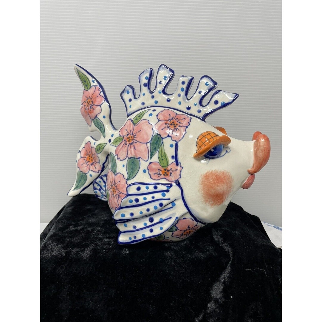 Whimsical Diane Artworks 2002 Puckering Fish Blue Pink Lips Statue Blue ...