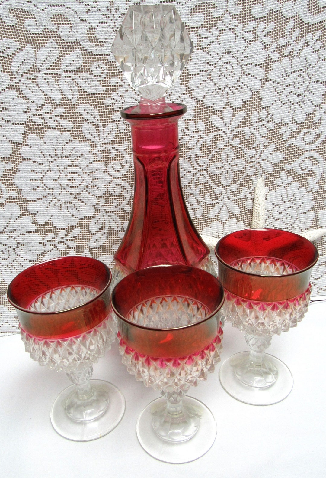 Vintage Indiana Glass Diamond Point Decanter With 3 Goblet Glasses Ruby