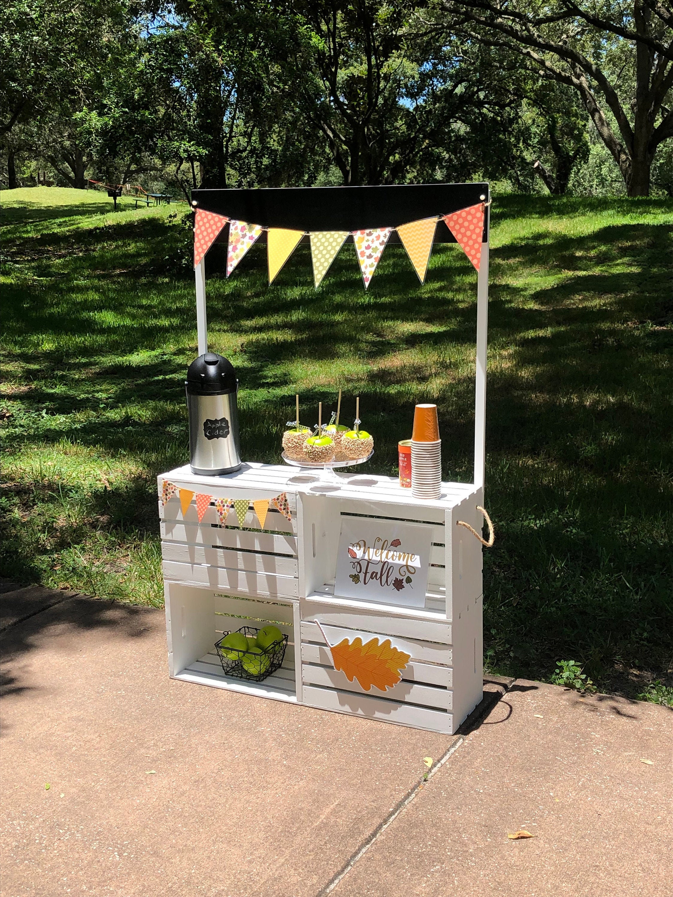 Apple Cider Stand Complete With Accessories and Decor - Etsy Italia