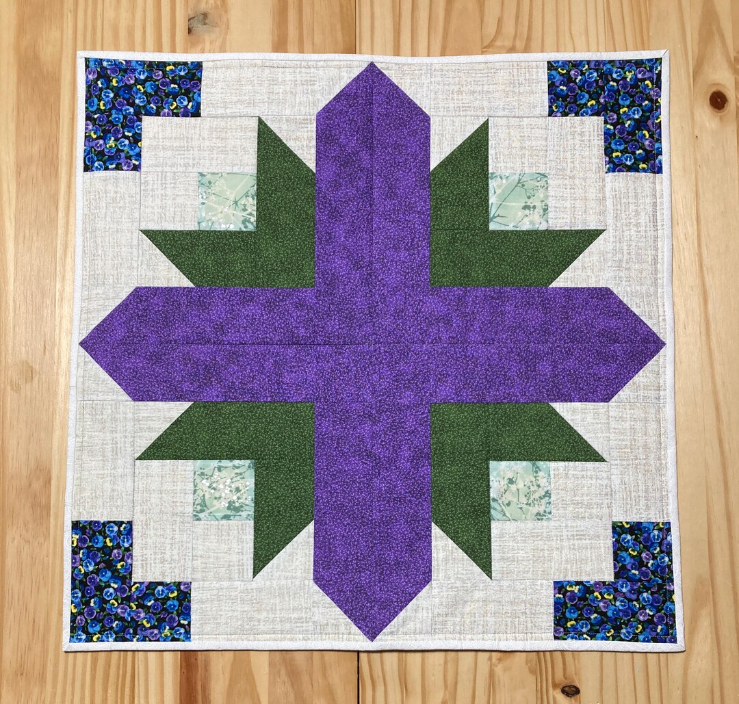 Purple & Green Flower Table Quilt | Quilted Table Topper | Flower Quilt ...