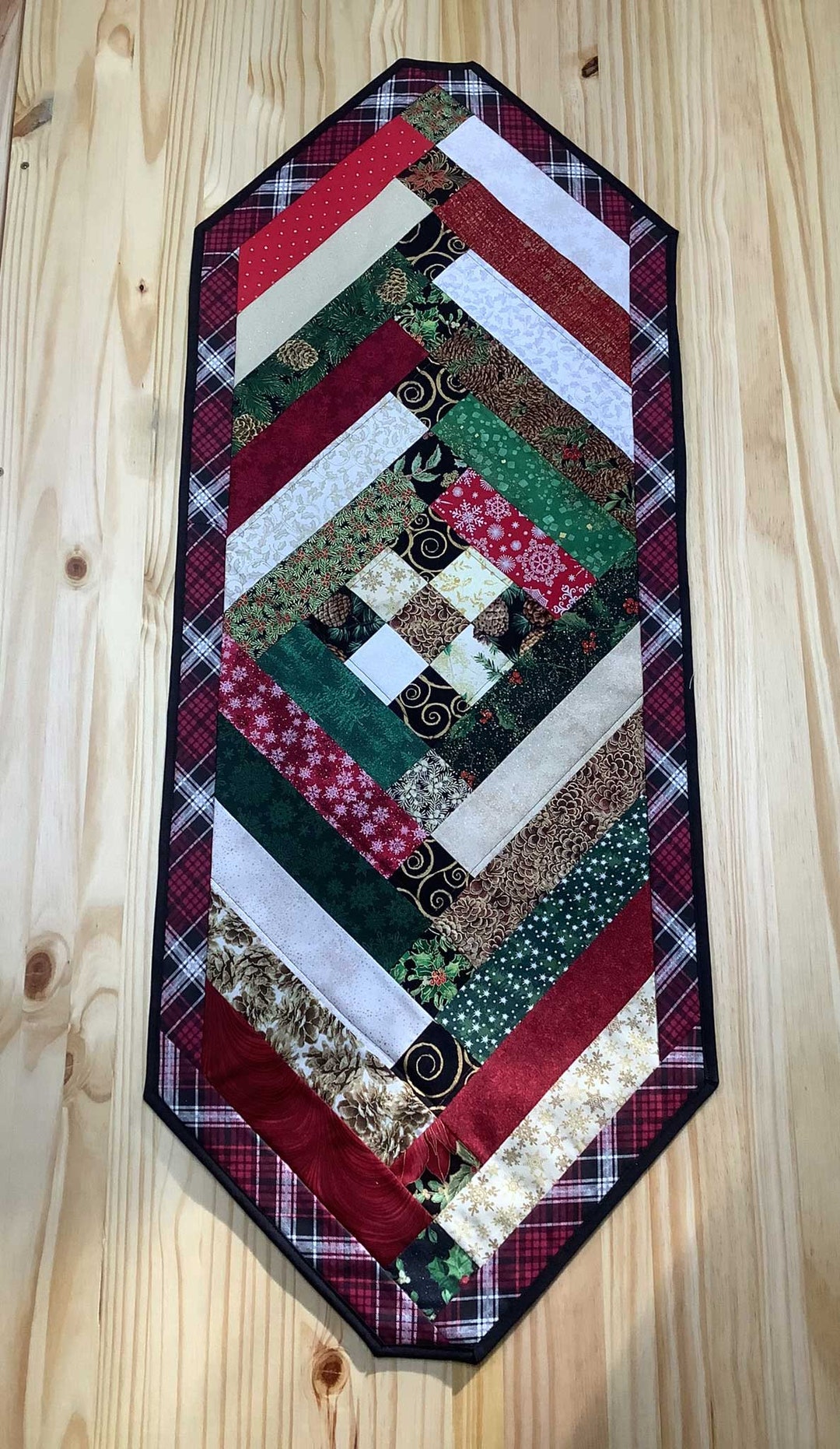 Holiday Table Runner Christmas Table Runner Quilted Table - Etsy
