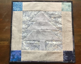 Christmas Table Quilt | Quilted Centerpiece | Quilted Table Topper ...