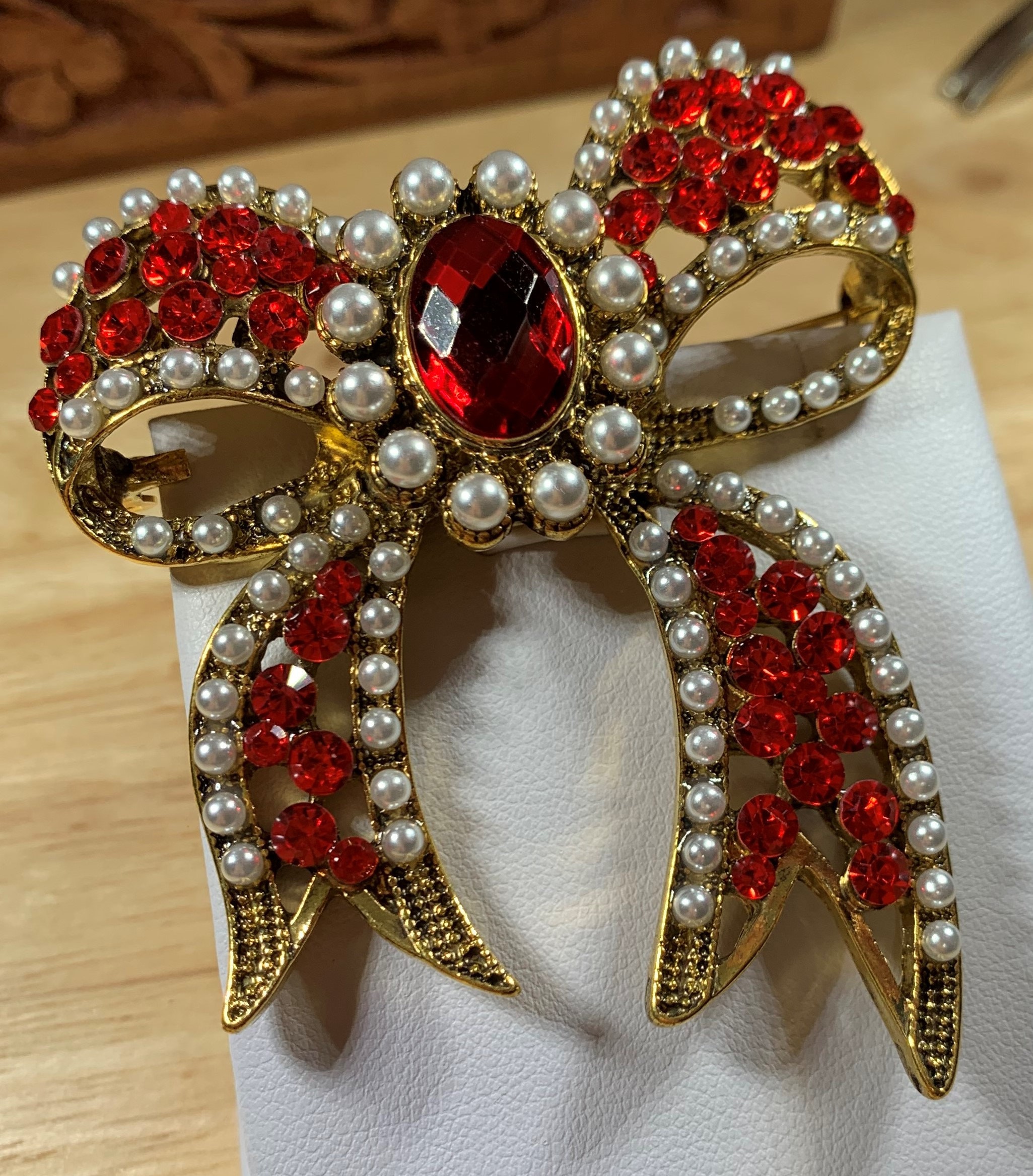 Red Bow Brooch - Etsy