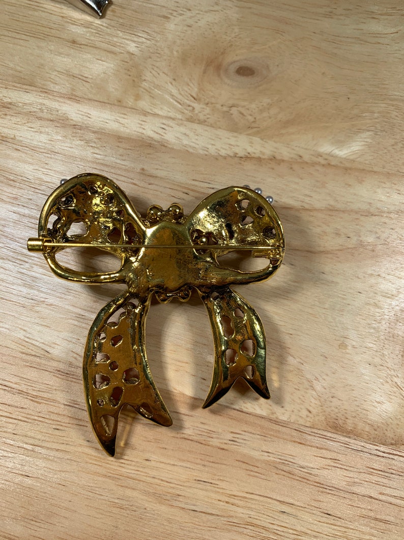 Red Bow Brooch - Etsy