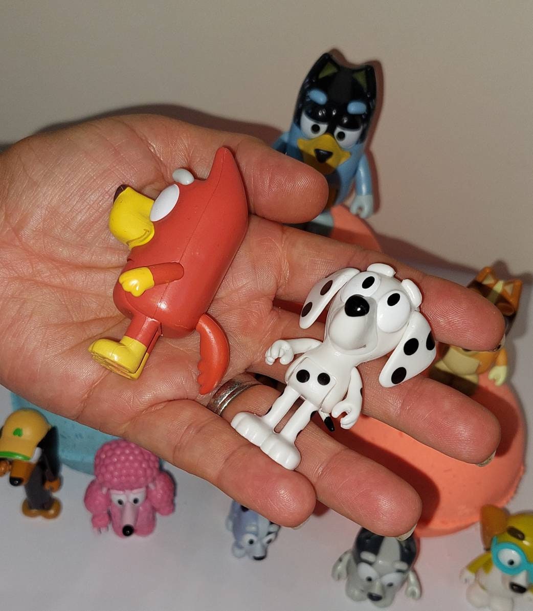 Bluey and Friend's Surprise Toy Bath Bomb / Bluey / Bingo - Etsy UK