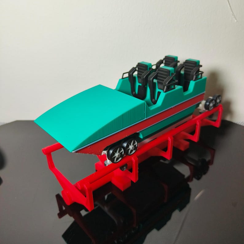 3D Printed Viper Coaster Train Model – Six Flags Magic Mountain Tribute ...