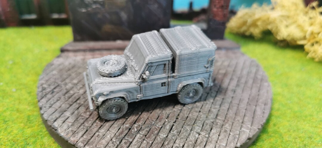 TUL 90 4x4 Pickup "closed" Truck Military GB UK Model Kit in Scale 1/ ...
