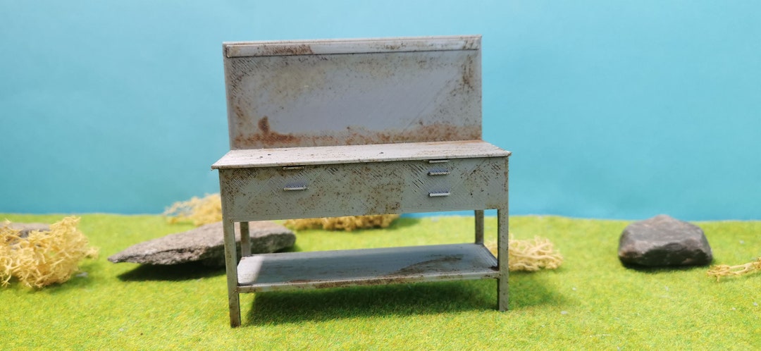 Workbench Work Bench in Rust Look for Workshop Table 1:18 1/16 Garage ...