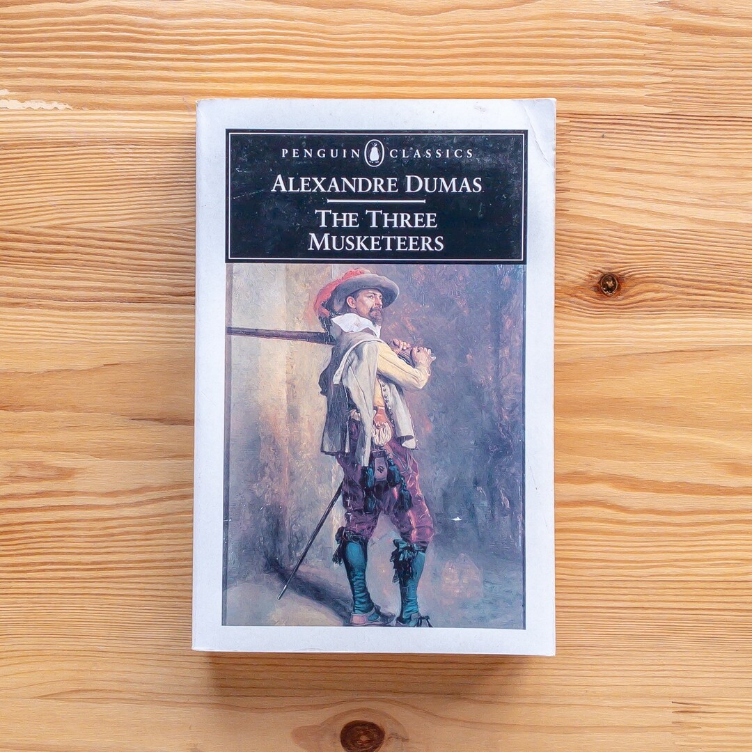 The Three Musketeers - Alexandre Dumas - Penguin Classics Paperback ...
