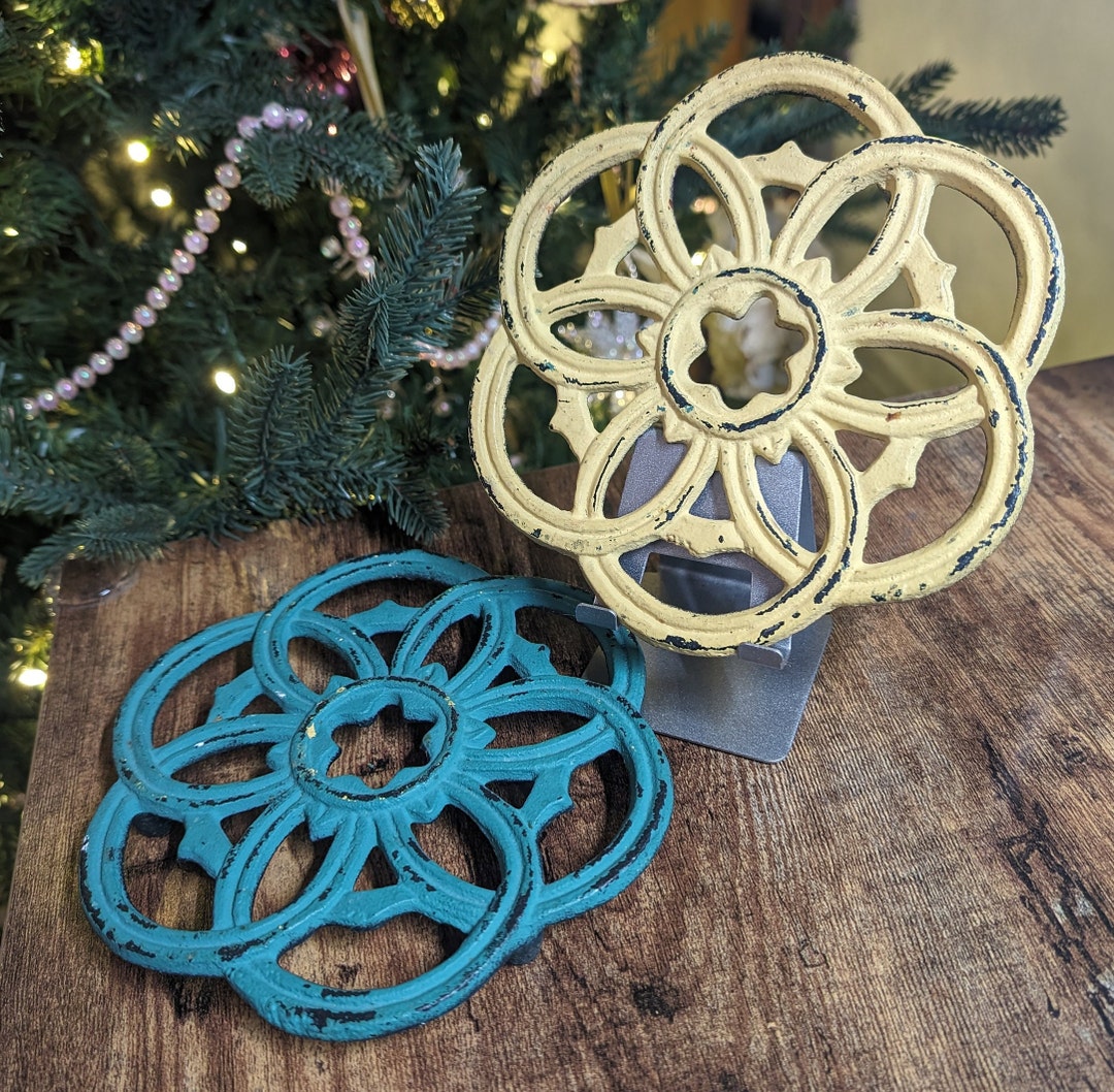 Vintage Cast Iron Trivet Flower - Etsy