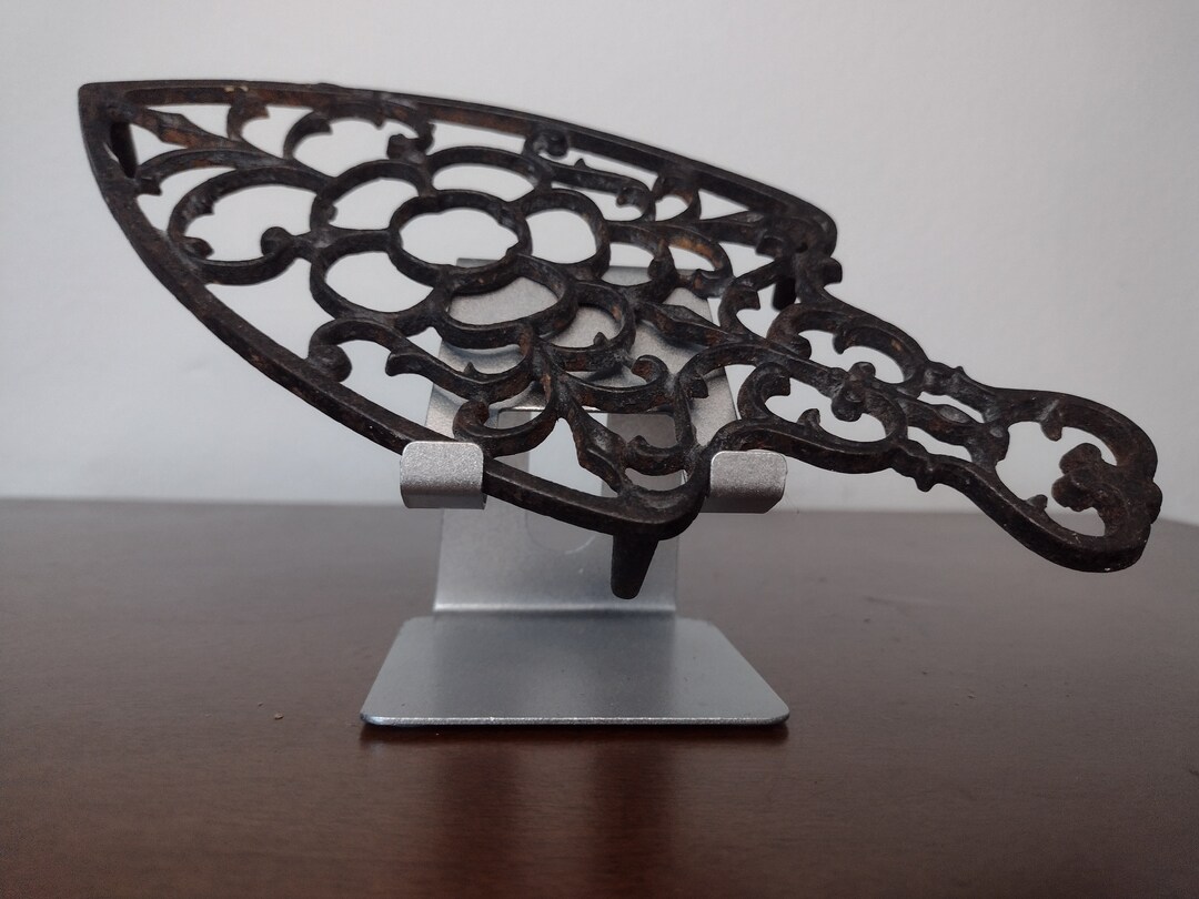 Ornate Brass Decorative Spade Sad Iron Trivet, Vintage Cast Iron Home ...