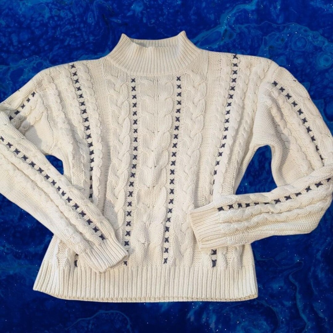 Vintage 80's Forenza Women's White Blue Chunky Cable Knit Sweater ...
