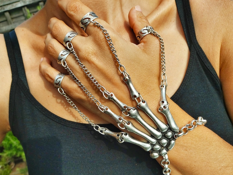 31 Gothic Skeleton Hand Ring Chain Bracelet - Etsy