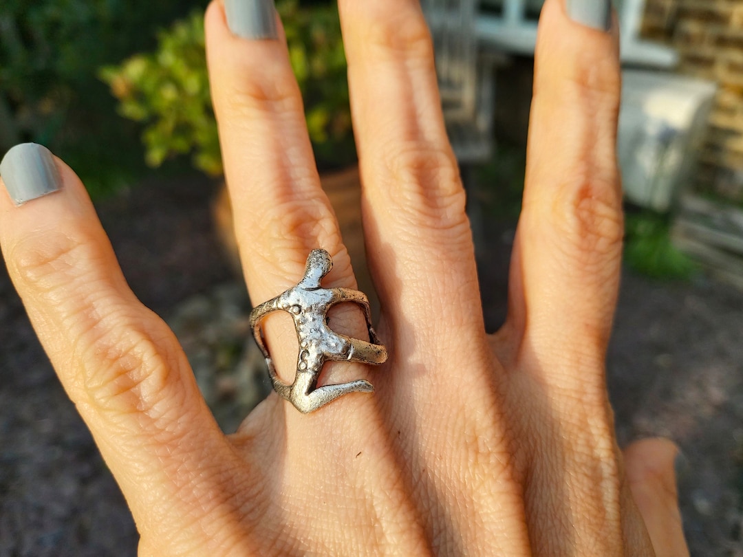 116 / Antique Silver Human Body Ring, Fidget Ring - Etsy